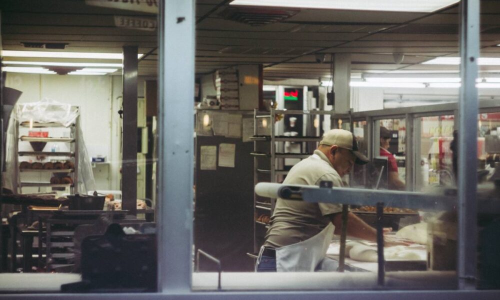 Here Are The Top 10 Bakery Franchises To Open in 2023 - Franchise How